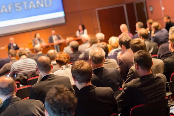 Landelijke bijeenkomst over thuisblijven druk bezocht