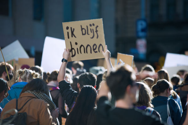 Tegenstanders versoepelingen demonstreren in Utrecht