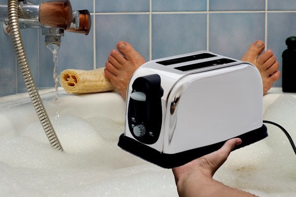 Broodrooster in bad gevaarlijk