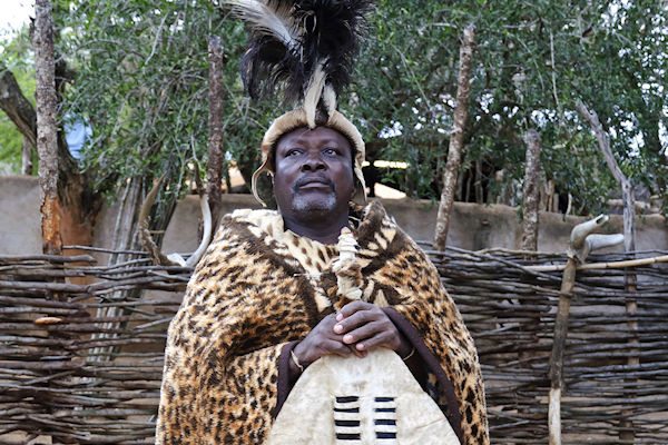 Koning van Nambia bedankt Donald Trump