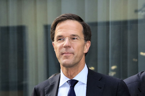 Rutte belooft burger 1000 euro in ruil voor vertrouwen