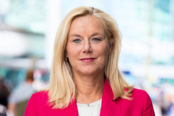 Wendy van Dijk onthult grap: "Sigrid Kaag bestaat helemaal niet!"